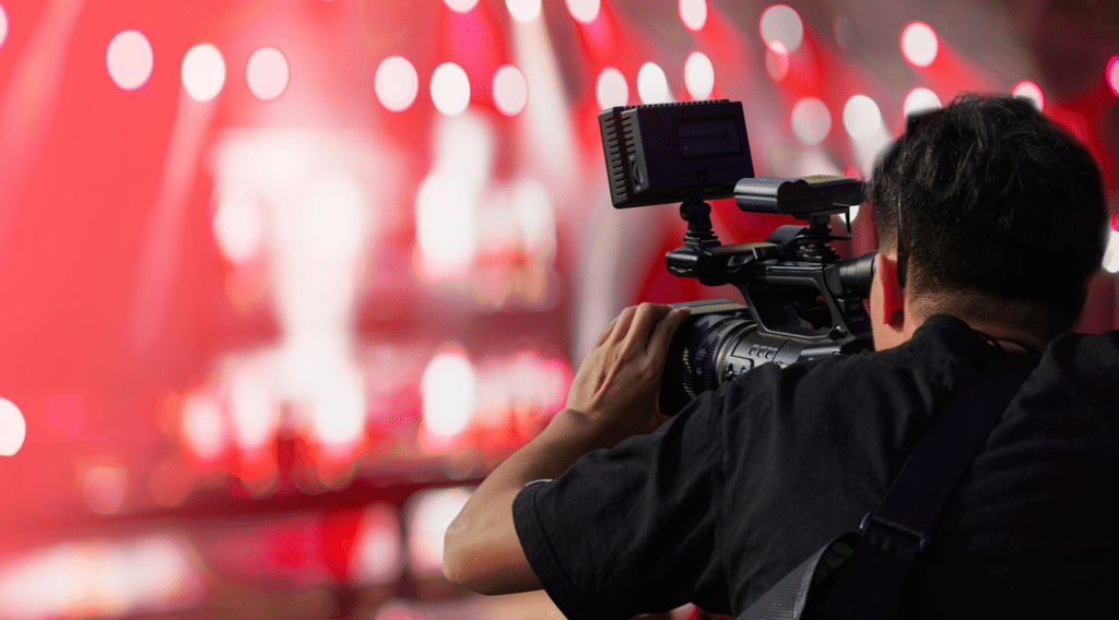 7 Essential Tips for an Unforgettable Christmas Eve Livestream - Resi